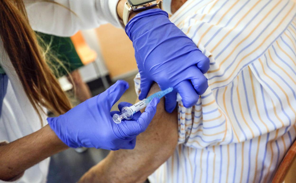 Covid, gripe | Covid, gripe y bronquiolitis no dan tregua: los casos se siguen disparando en la ...